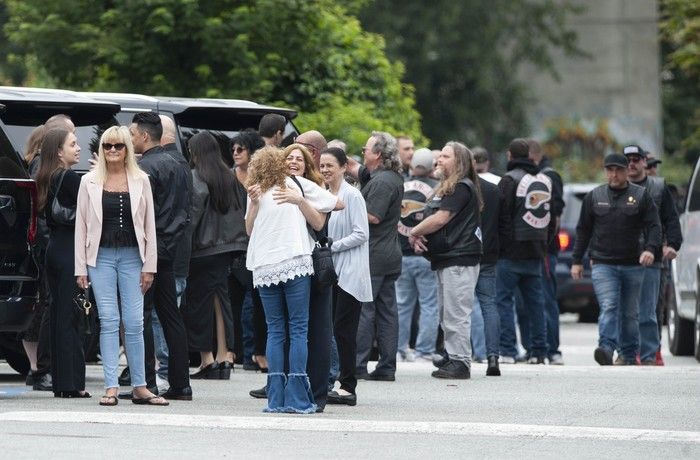 Hundreds of Hells Angels attend memorial for original B.C. member ...
