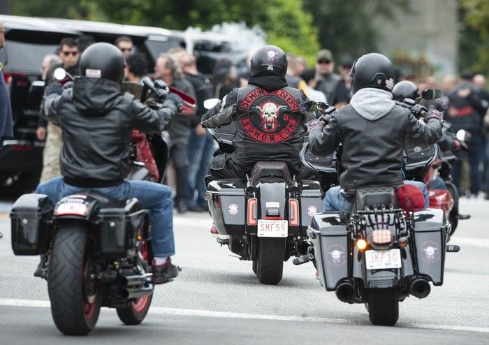 Hundreds of Hells Angels attend memorial for original B.C. member ...