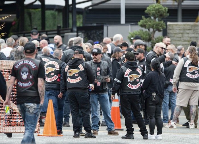 Hundreds of Hells Angels attend memorial for original B.C. member ...