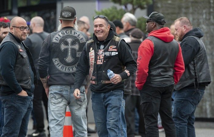 Hundreds of Hells Angels attend memorial for original B.C. member ...