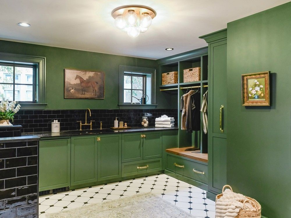 Netflix star Karin Bohn transforms closet into stylish mud room ...