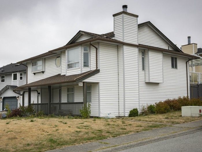 Police tents gone but no ID yet after remains found in Maple Ridge home ...