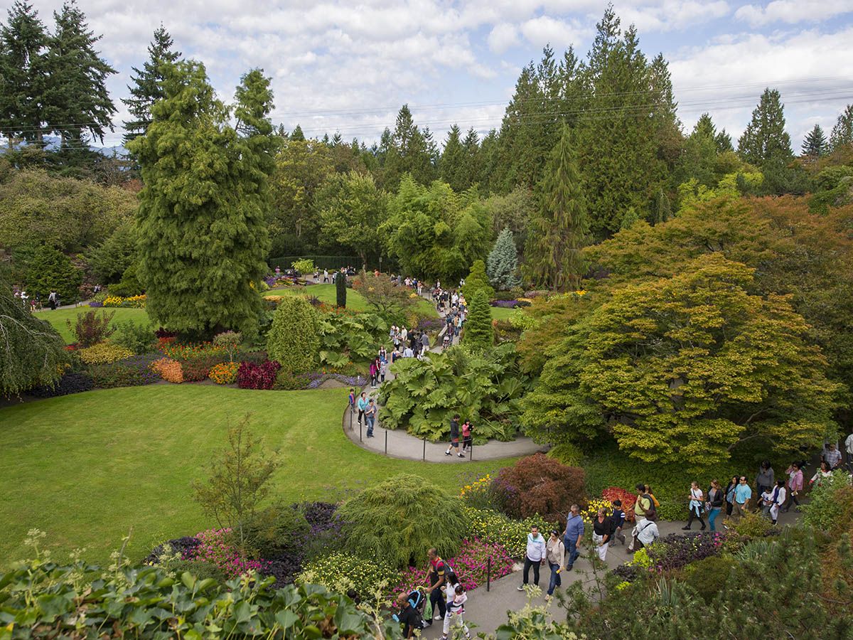 Queen Elizabeth Park in Vancouver behind Metro worker picket lines ...