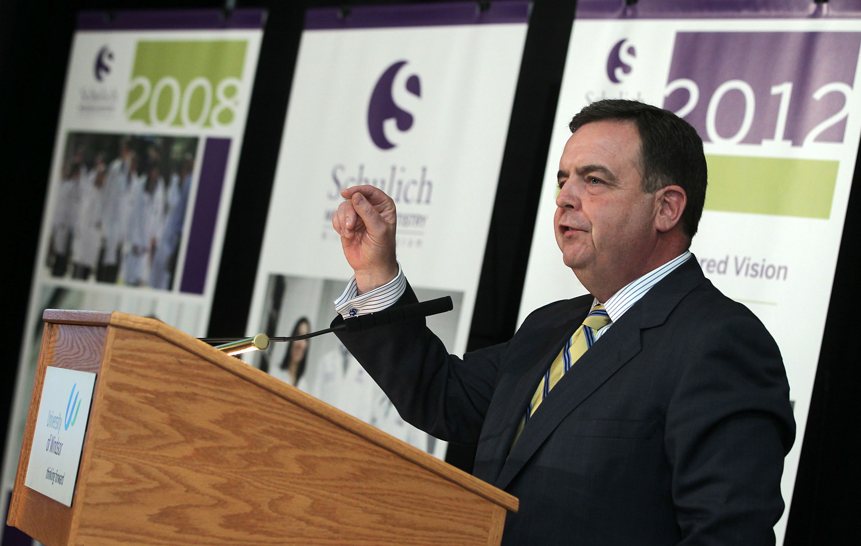 Duncan addresses Schulich med grads | Windsor Star