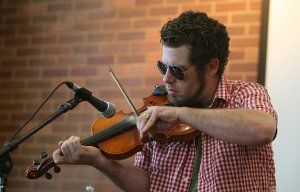 Fiddler Ashley MacIsaac and Alexander Zonjic play together for the ...