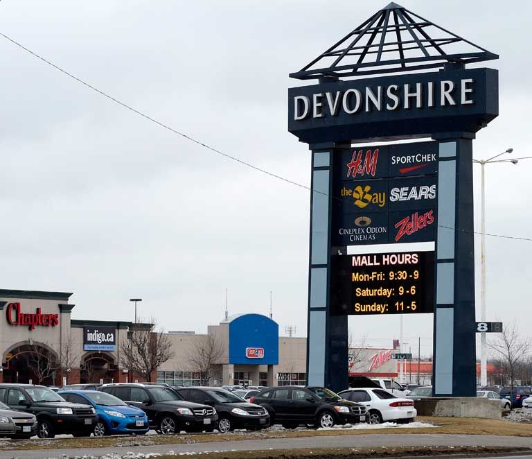 Strange odour reported at clothing store in Devonshire Mall | Windsor Star