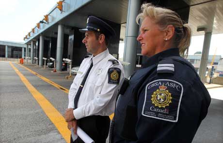 Canada Customs officials warn of border delays during holiday weekend ...