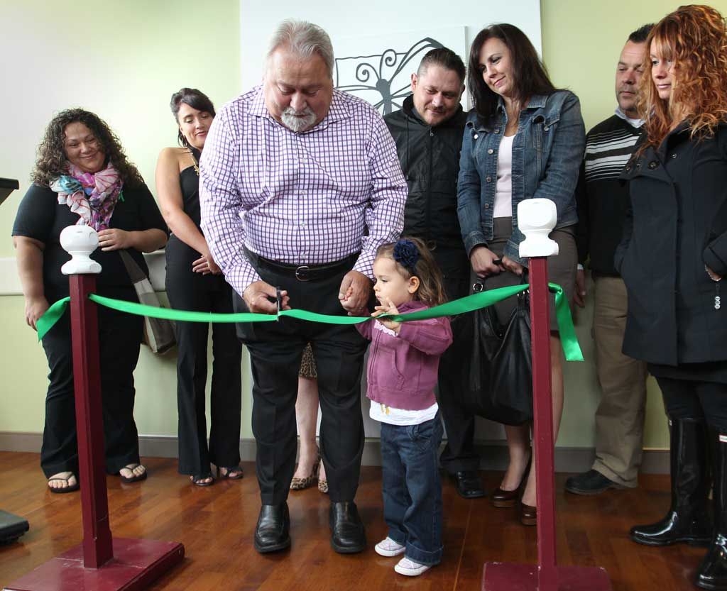 Hotel-Dieu unveils new ICU waiting room | Windsor Star