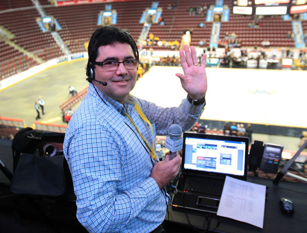 Duff: Express announcer entertains hoops fans | Windsor Star