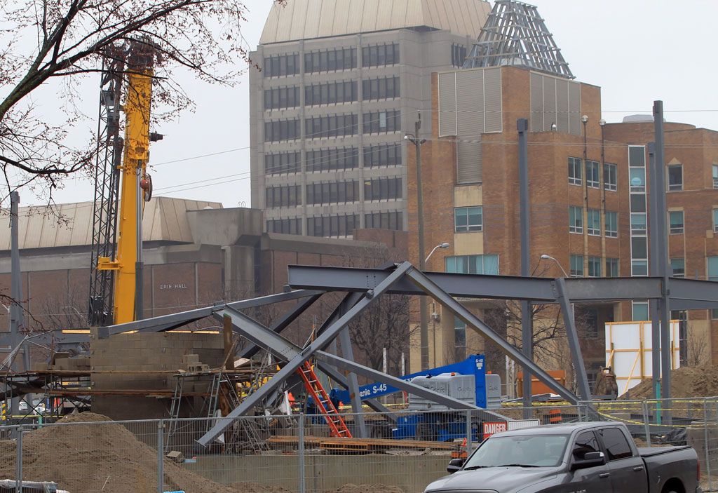 Steel structure collapses at U of Windsor construction site | Windsor Star
