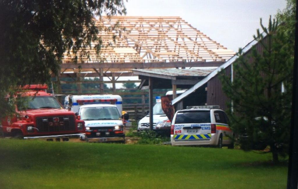 Emergency crews respond to barn roof collapse | Windsor Star