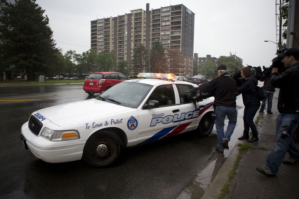 Live: Toronto Police Press Conference On Bust With Windsor Connections ...
