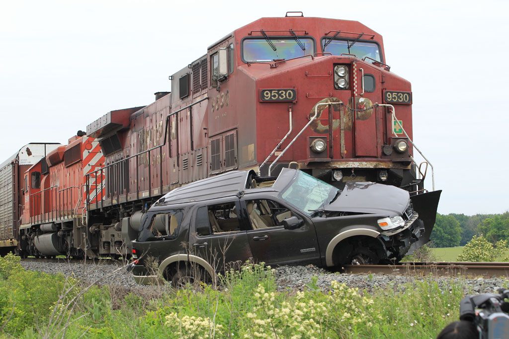 Tecumseh man dies after train collides with SUV (with video) | Windsor Star