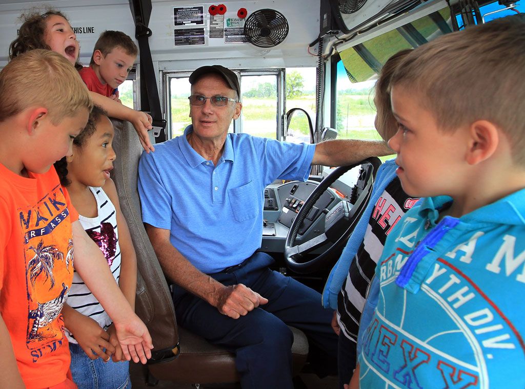 'Mr. Bus Driver' retires after 50 years (With video) | Toronto Sun