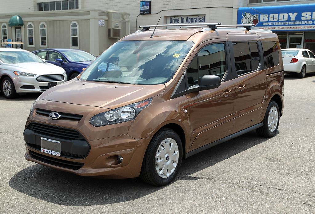 Transit Connect Wagon: Ford's unminivan' | Windsor Star
