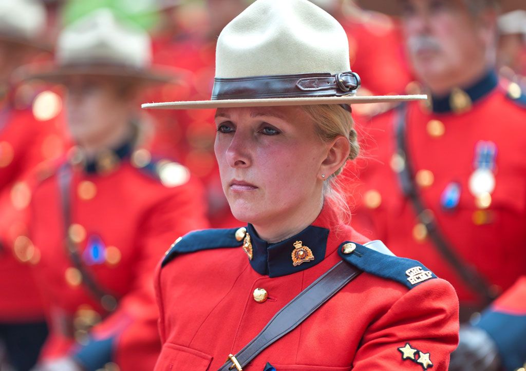 Mounties set 'ambitious' recruitment target: 50 per cent women ...