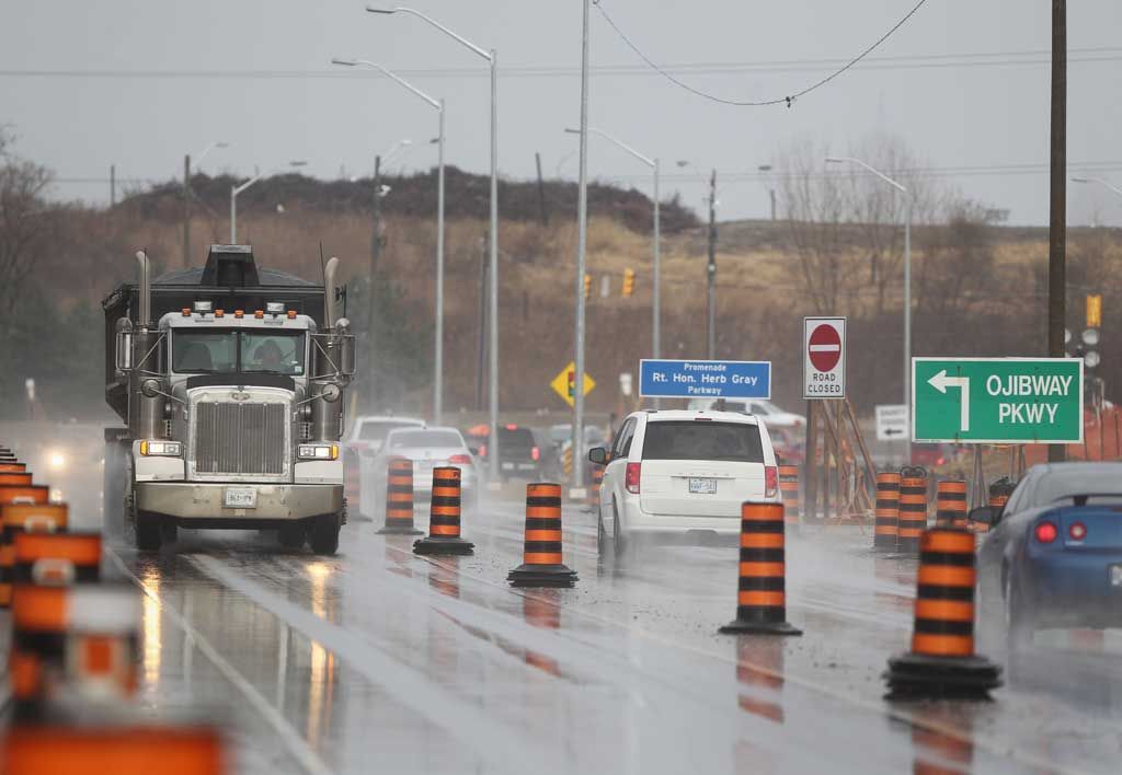 Ojibway Parkway traffic nightmare will continue until next spring ...