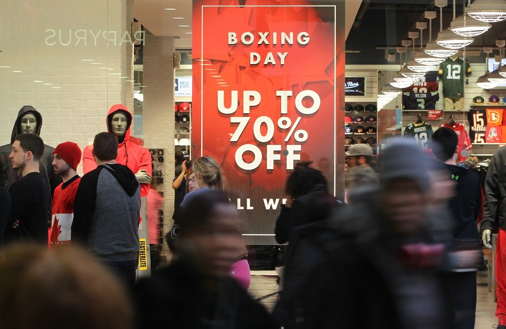 Windsor shoppers score Boxing Day deals | Windsor Star
