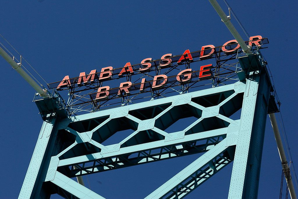 Border guards make major firearms seizure at Ambassador Bridge ...