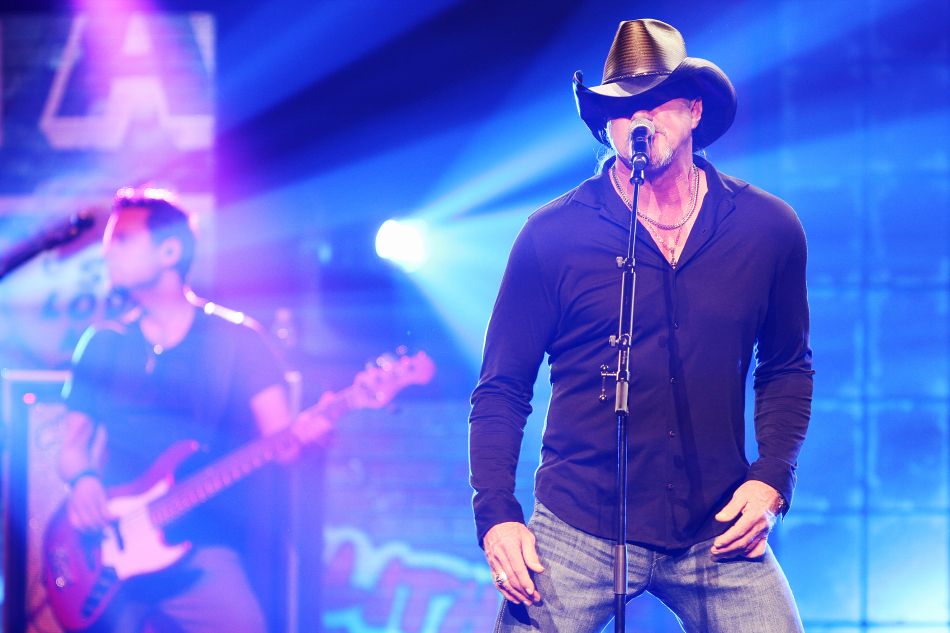 PHOTOS: Country singer Trace Adkins takes stage at Caesars Windsor ...