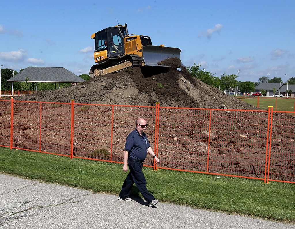 City of Windsor moves hill from Long Park to Ford Test Track | Windsor Star