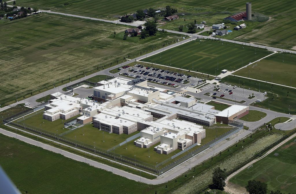 Inmate goes on rampage at Windsor's South West Detention Centre ...