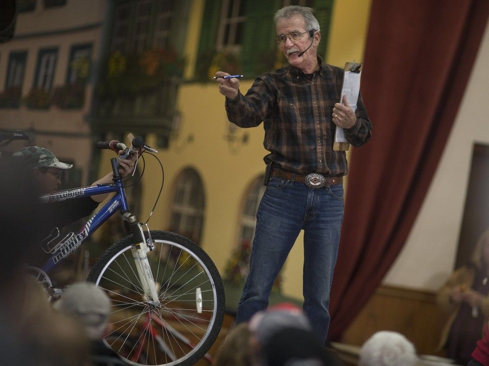 Old-school auctioneer the draw for Windsor police auction | Windsor Star