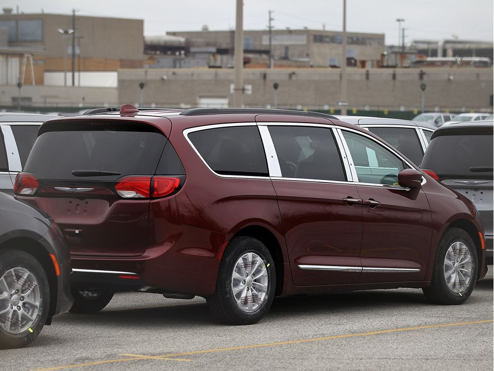 Windsor-built Chrysler Pacifica in running for SUV of the year award ...