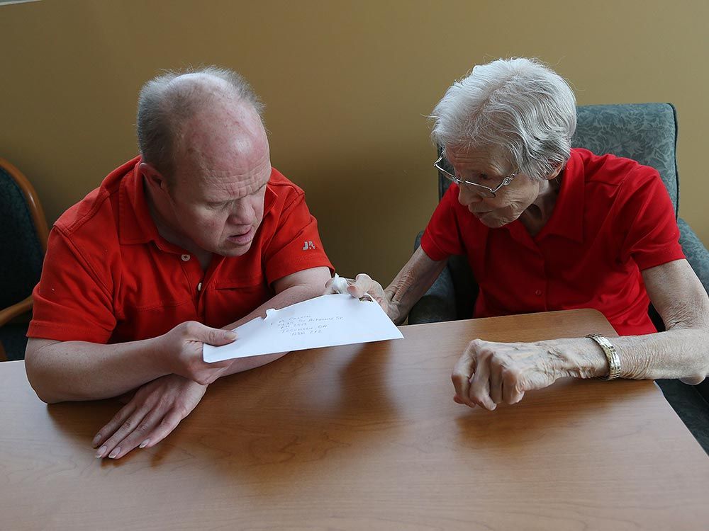 Monkees concert tickets from mom a dream come true for Windsor man ...