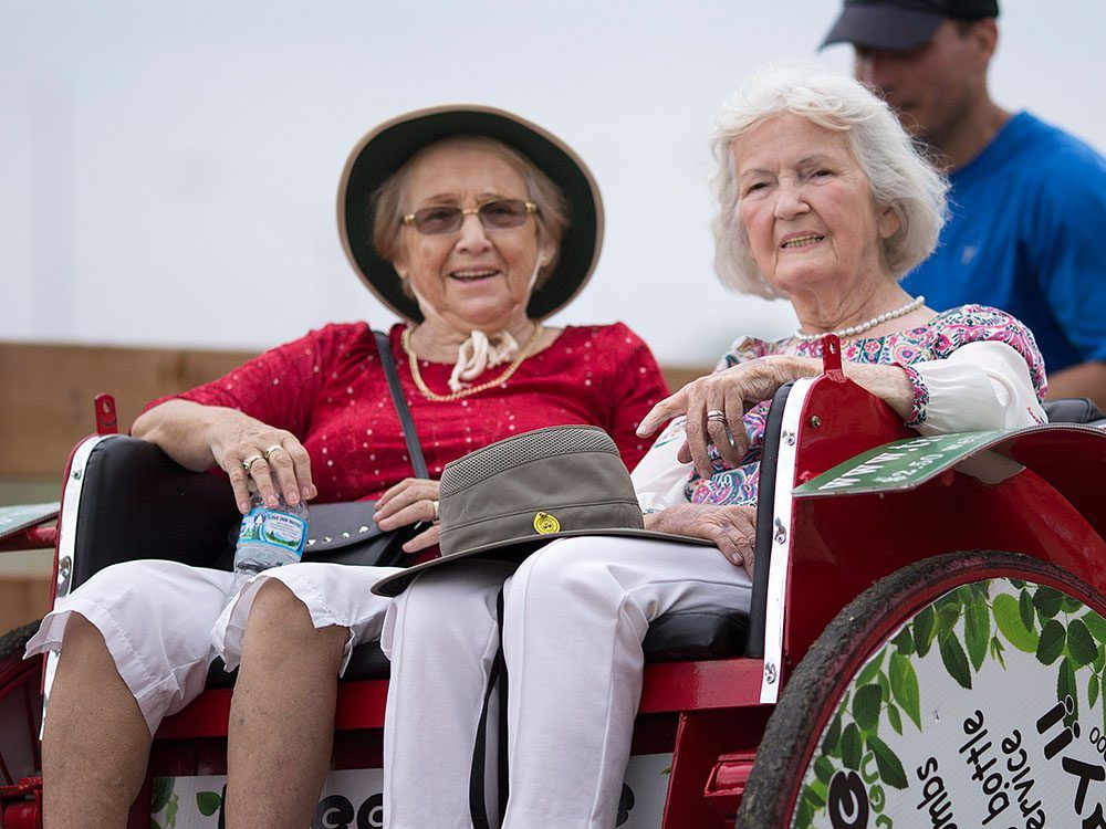 Rickshaw ride provides close-up view of parkway trails | Windsor Star