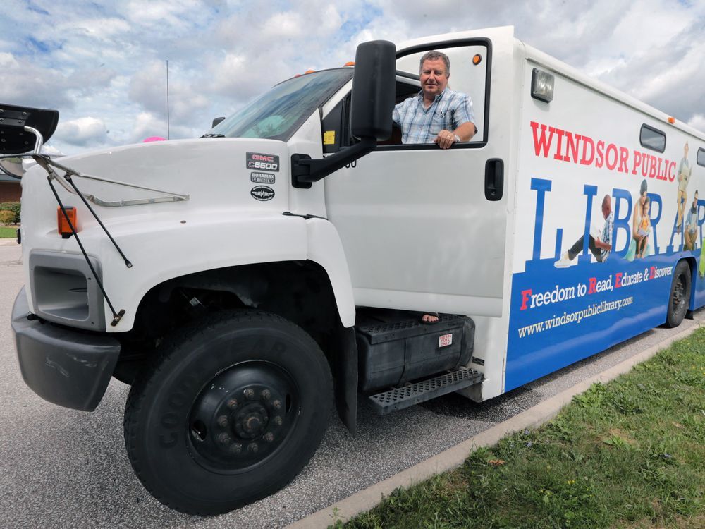 Modern bookmobile takes inaugural trip through Windsor | Windsor Star