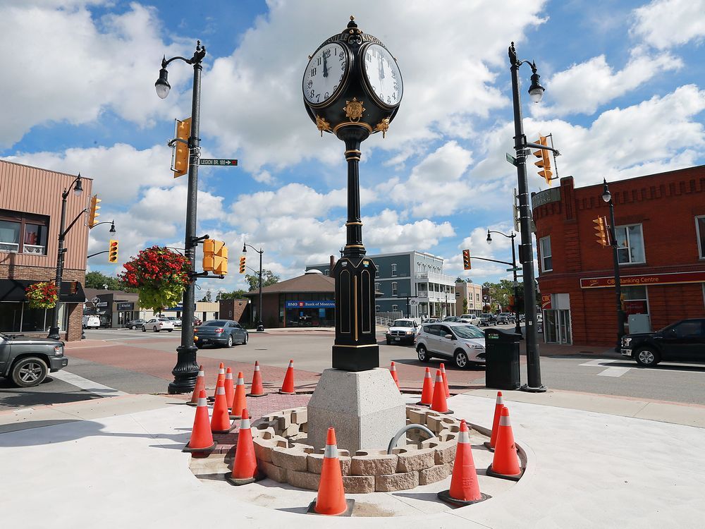 Victorian-style clock installed in downtown Kingsville | Windsor Star