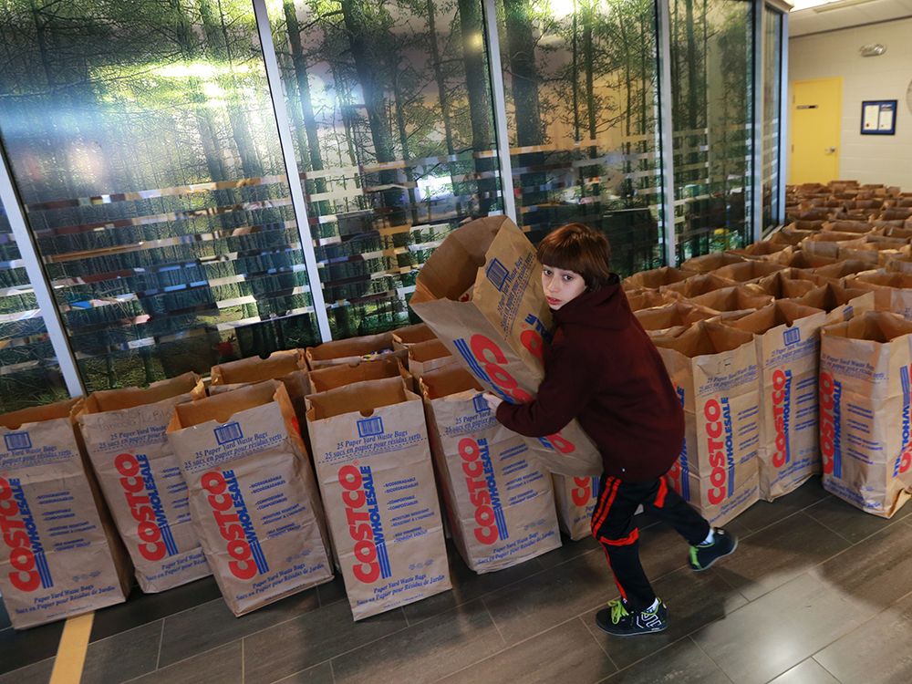 Talbot Trail students dig deep for school breakfast program | Windsor Star