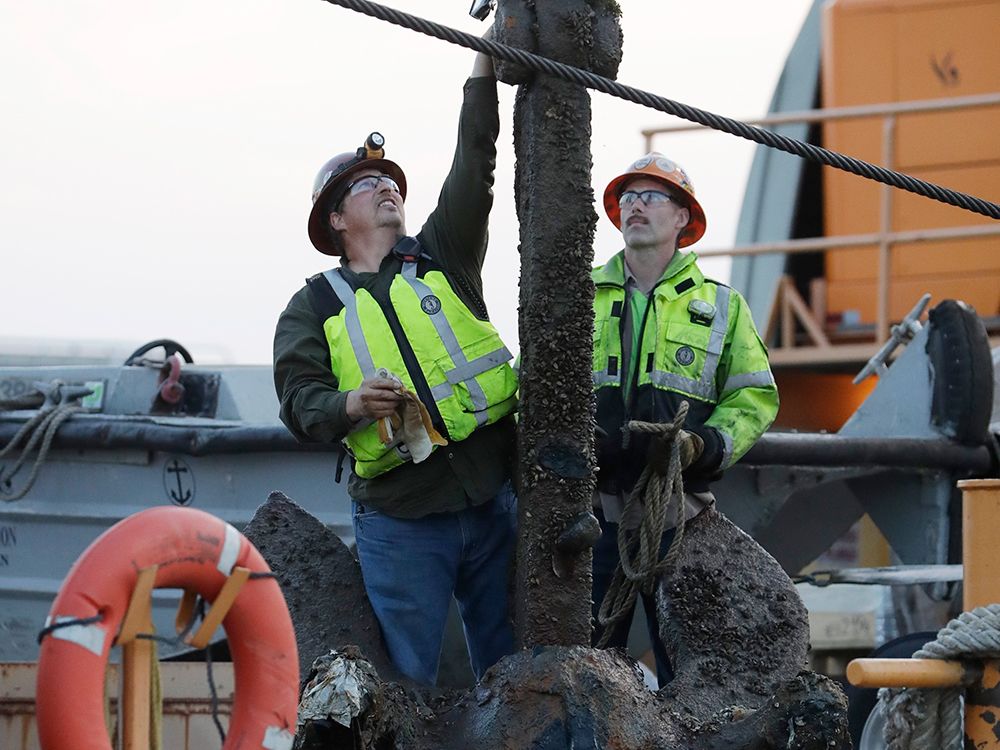 Crews raise 3-ton anchor from Detroit River after 60 years | Windsor Star
