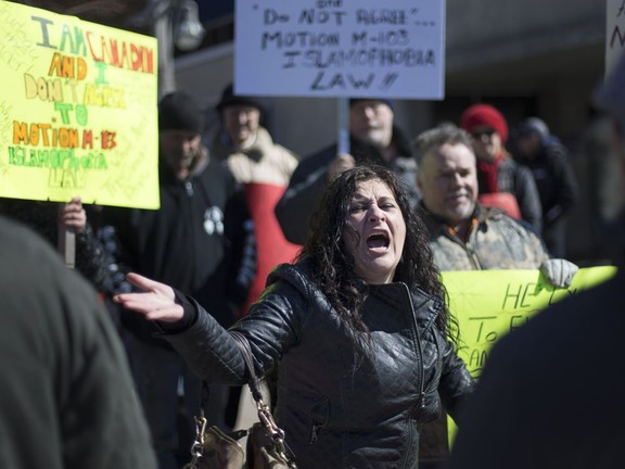 Windsor police stop things from turning violent at opposing protests ...