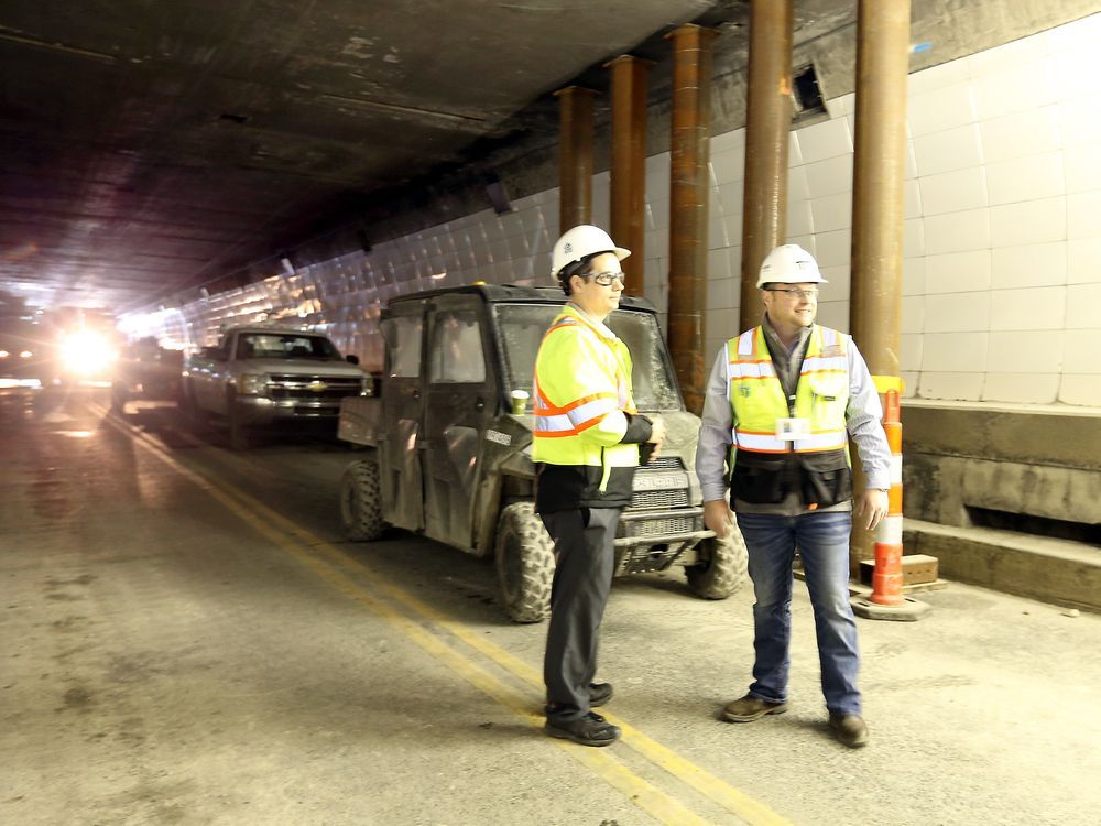 Peek at the destruction and haul-away of tunnel's original ceiling ...