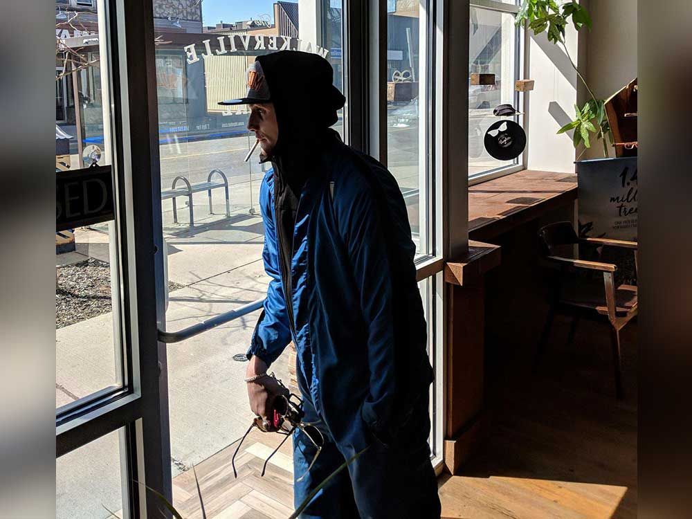 Windsor police seek knife-wielding robber who stole eye glass frames ...