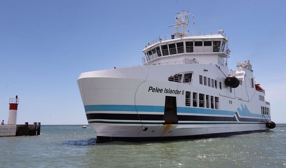 Shoreline crowd greets new $40M Pelee Island ferry at Kingsville Dock ...