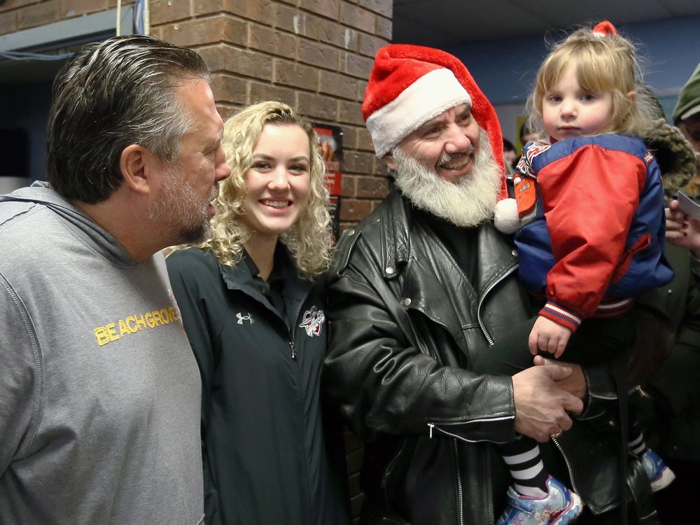Spitfires staff spread Christmas cheer at the Downtown Mission ...