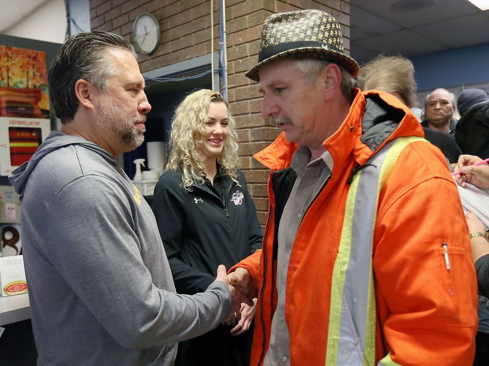 Spitfires staff spread Christmas cheer at the Downtown Mission ...