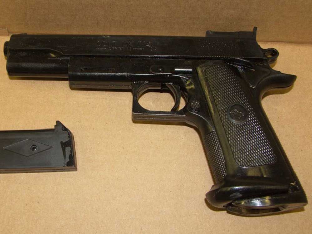 Teenage robber pointed replica gun in two hold ups, say Windsor police ...