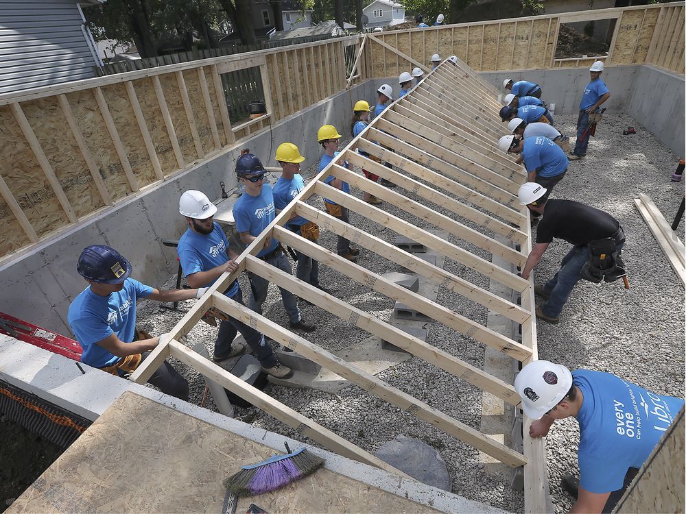 High school construction students help Habitat builds | Windsor Star
