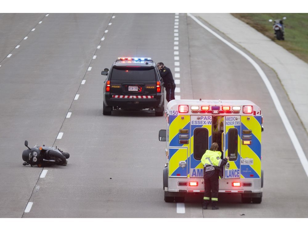 Highway 401 motorcycle crash sends two people to hospital | Windsor Star
