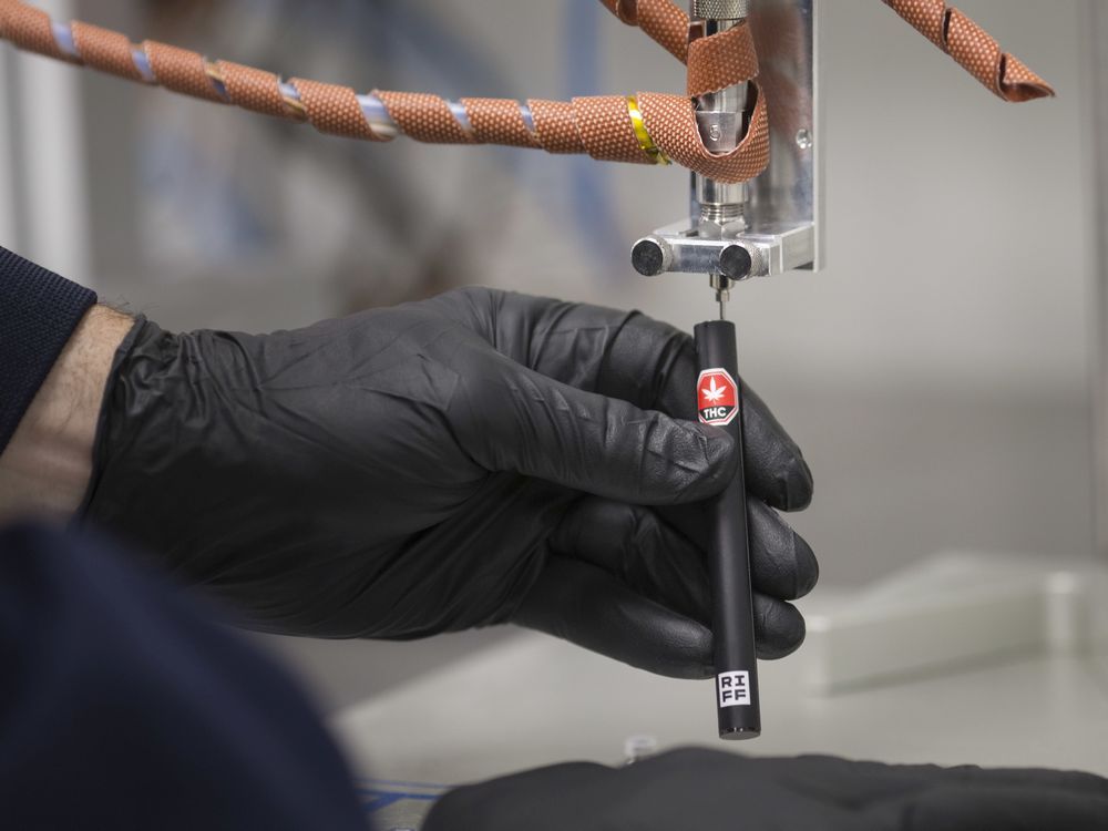 'This is gold' — Aphria Inc. starts rolling out cannabis vape products ...