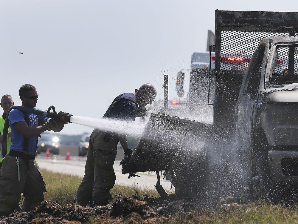Photos: Truck fire closes lanes on Highway 401 | Windsor Star