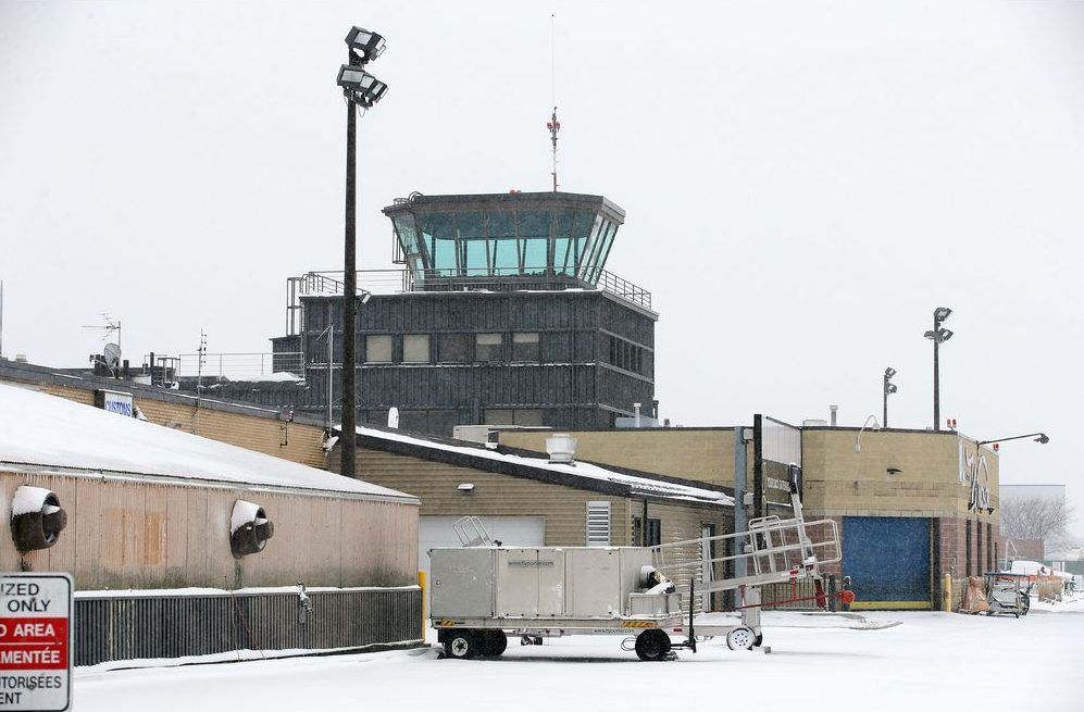 Change legislation to save Windsor airport's control tower — Masse ...