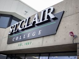 St. Clair College wraps up week of in-person convocation ceremonies ...