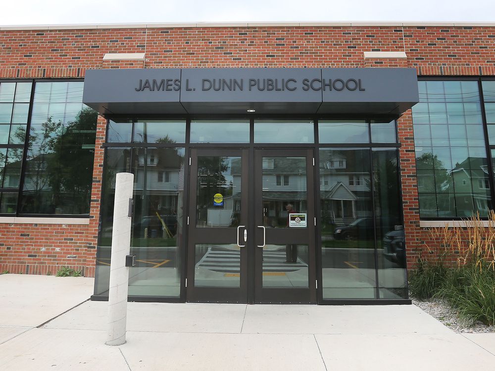 Students return to classrooms as COVID-19 pandemic continues | Windsor Star