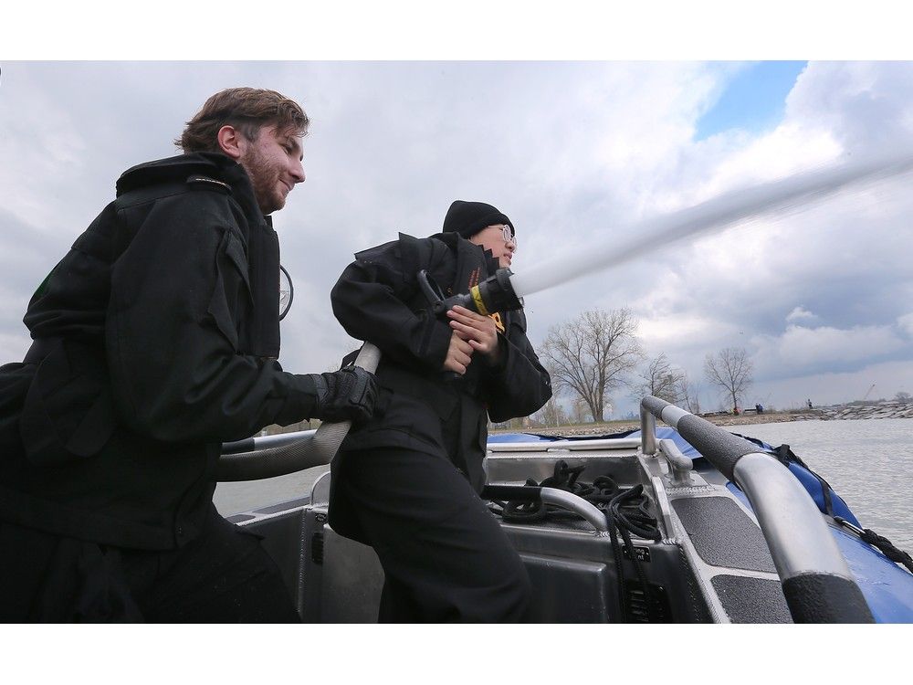 Naval police, fire units prepare navy reservists for emergencies ...