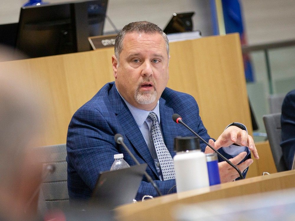 Windsor treasurer Mancina named new city hall boss | Windsor Star